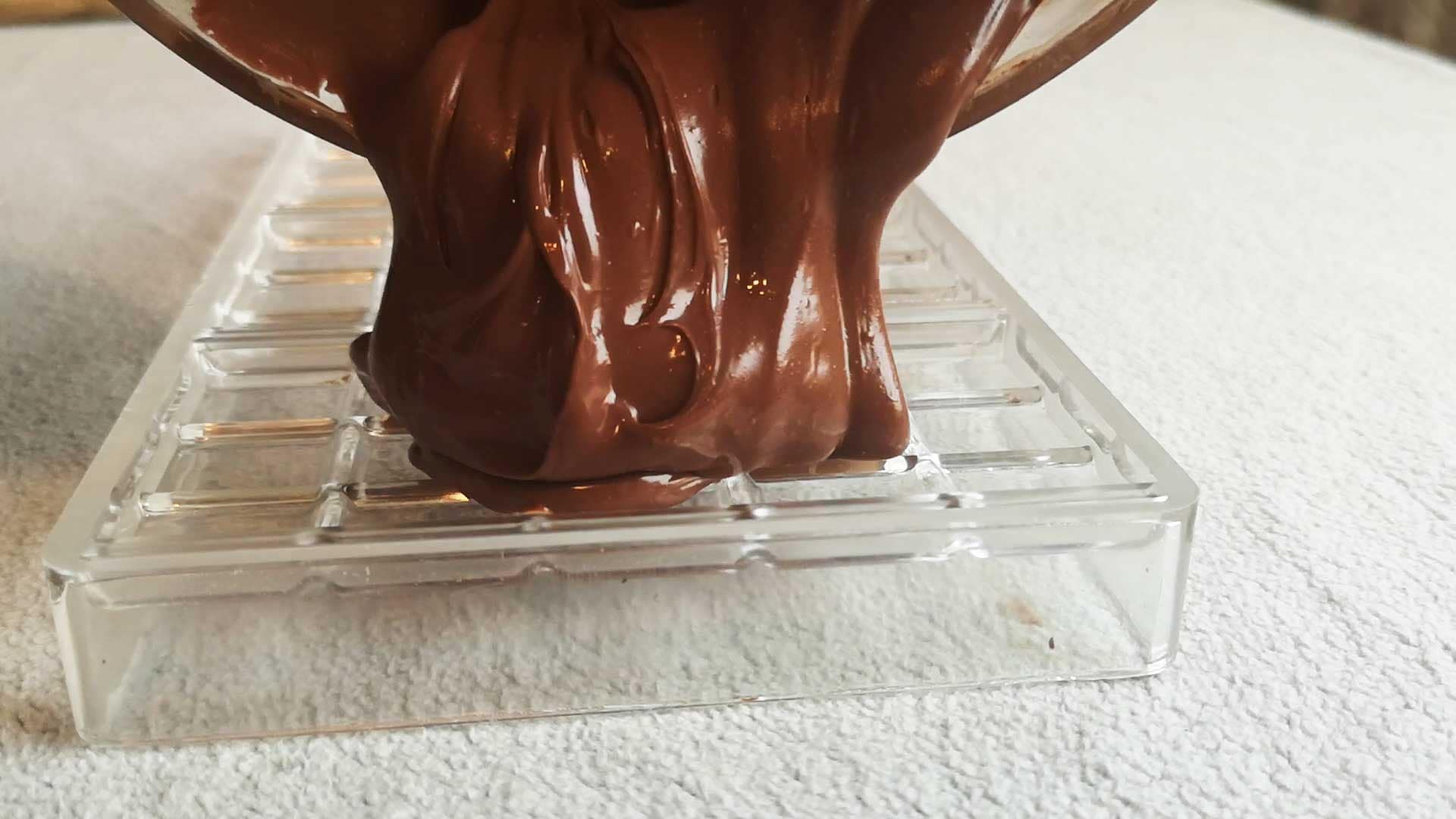 From Bean to Bar: How to Make Delicious Milk & Dark Chocolate